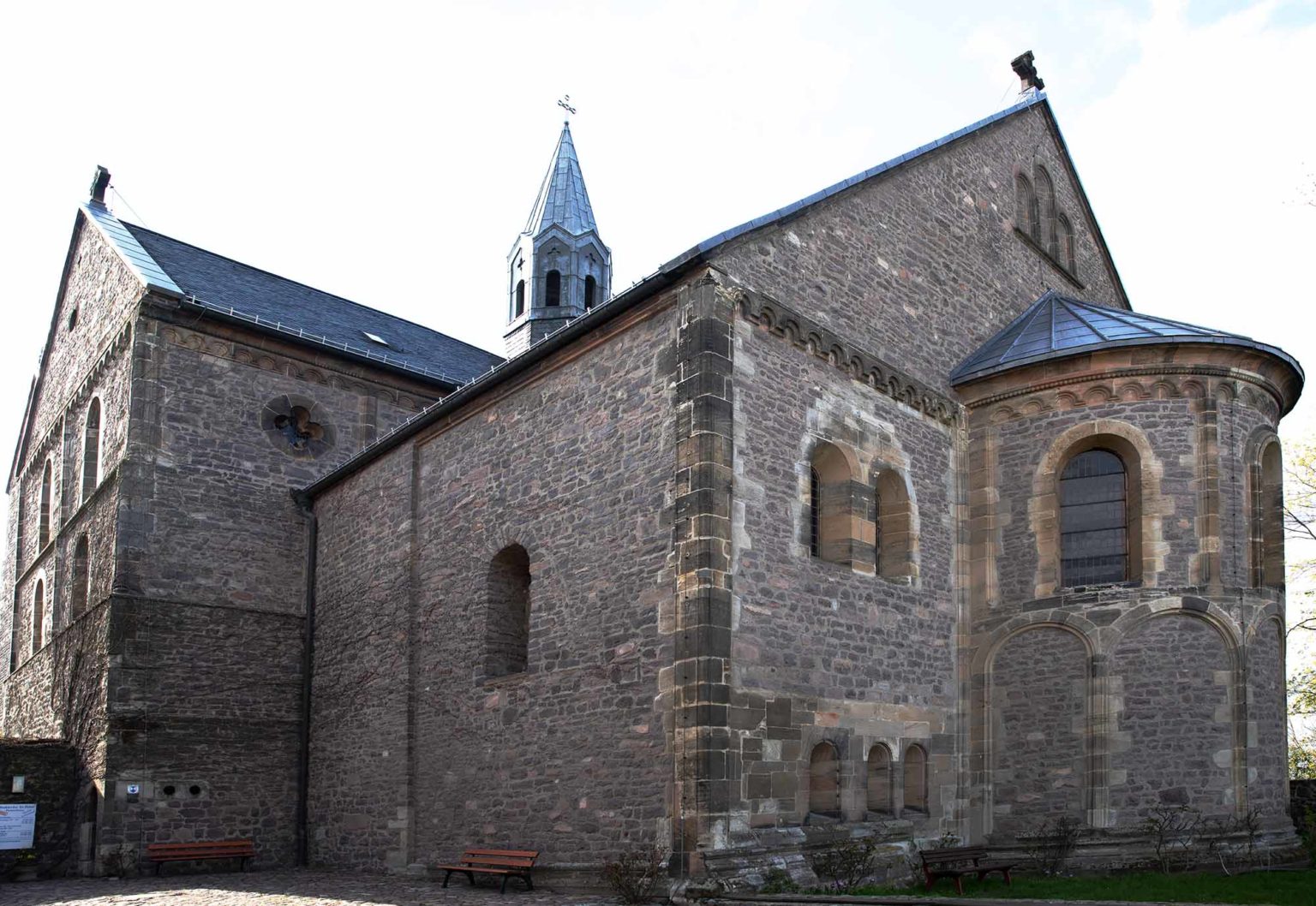 Einblicke ins Kloster Petersberg mit der Stiftskirche