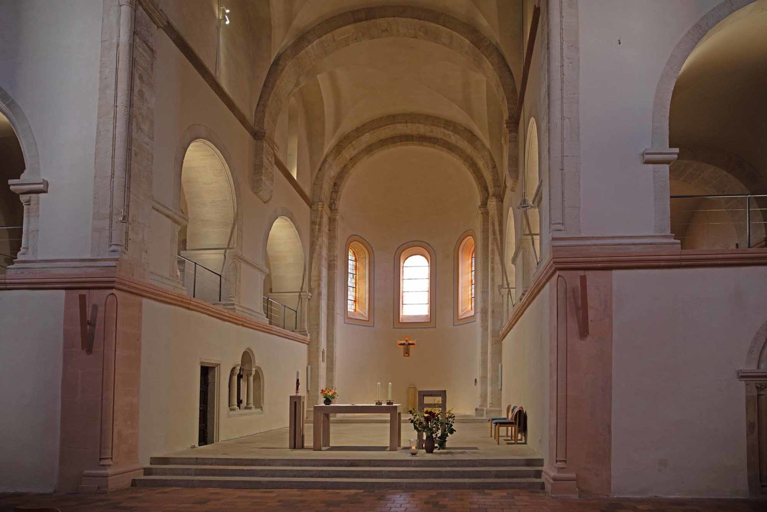 Einblicke ins Kloster Petersberg mit der Stiftskirche